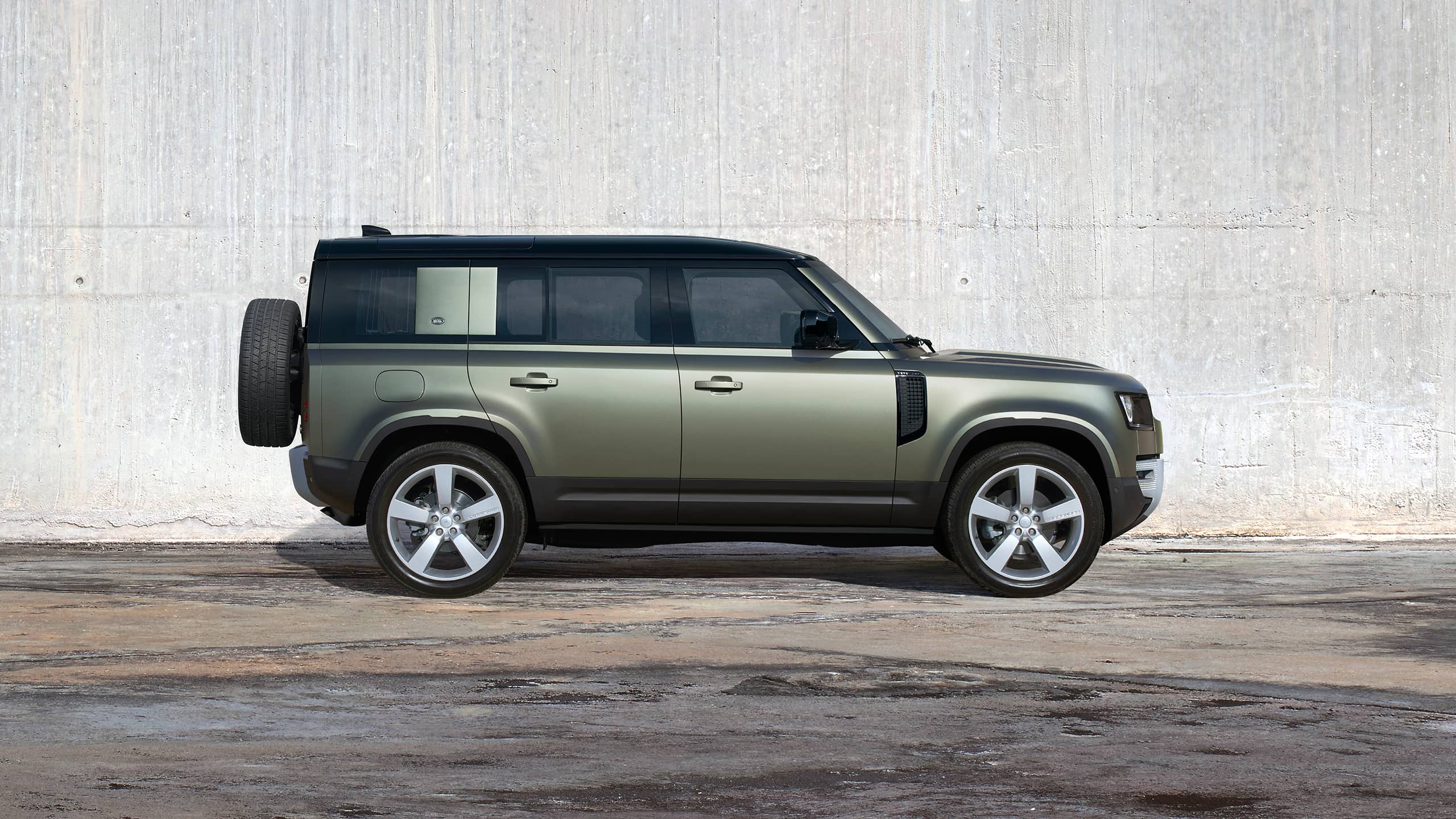 Defender 90 2023 | Explore the iconic design | Defender