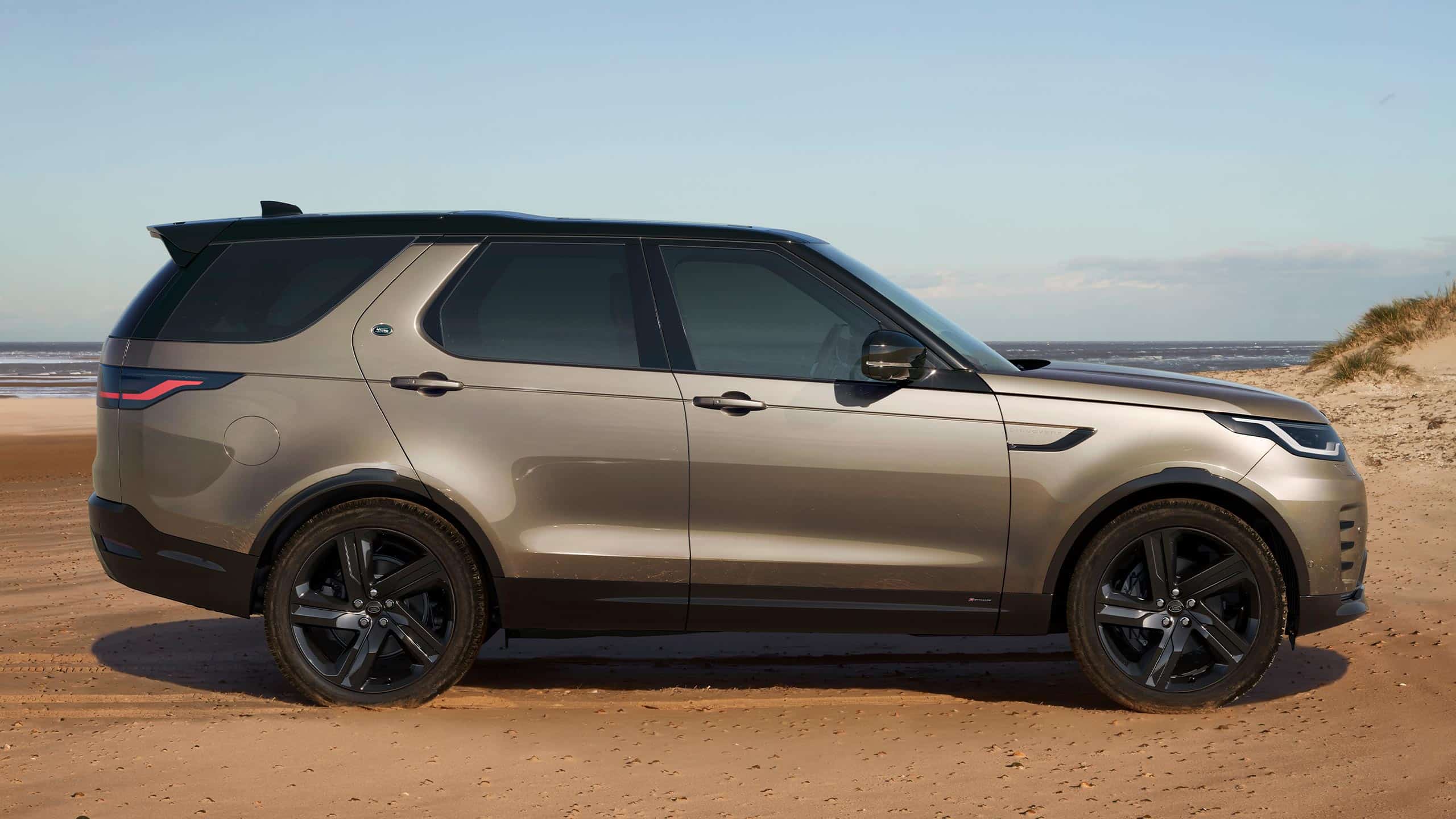 Land Rover Premium 4x4 Luxury & Compact SUVs in India | Above and ...