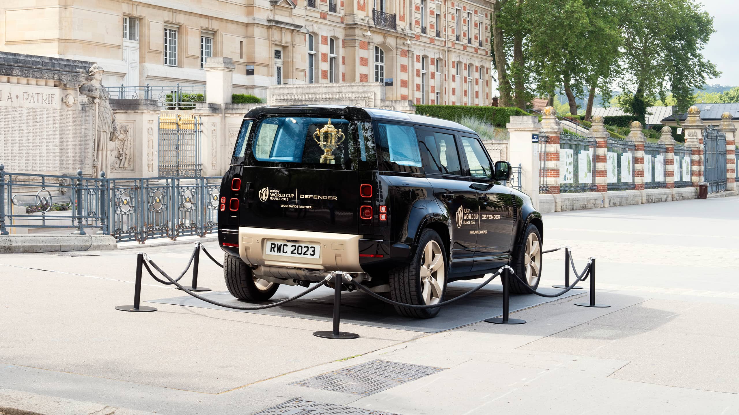 Defender Trophy Tour | Rugby World Cup France 2023 | Defender